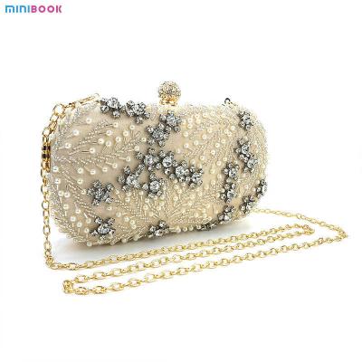 Cina Disponibile Esempio Perla Splendente Diamante Portafoglio Rettangolo Per Donne Portafoglio Nuziale in vendita