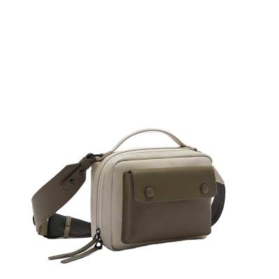 Cina Borsa da vita sportiva maschile multifunzionale per viaggi all'aperto borsa da viaggio in pelle PU per cavalcare in vendita