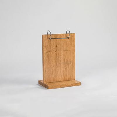 Китай Natural Wood Clip Menu Holder Flip Tabletop Sign Holder Stand A4 / A5 / A6 Size Custom продается