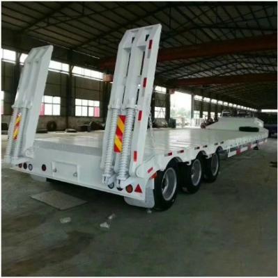 Chine 30 à 100 tonnes de roulement remorque de camion plat à chute extensible avec pneus personnalisés 12R22.5 à vendre