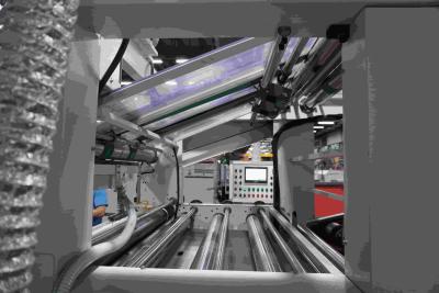 China Dispositivo de superposición de cartón de alta velocidad con una longitud total de 15200 mm y una velocidad de 150 m/min en venta