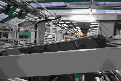 China Laminadora de cartón de control mecánico, peso total 14000 kg, para papel base grueso de 180-2000 g/m2, laminación de alta resistencia en venta