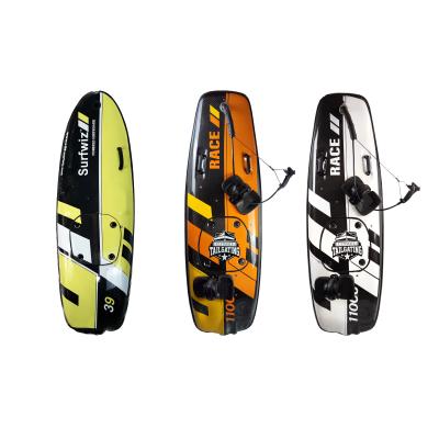 Cina OEM EFI Motore a benzina Potenza motore Fibra di carbonio nera Jetsurfboard per surfisti in vendita