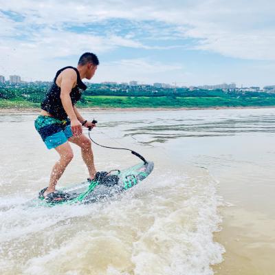 Cina Tavolo da surf unisex nero/rosso/verde con getto d'acqua elettrico ad alta potenza e design OEM in vendita
