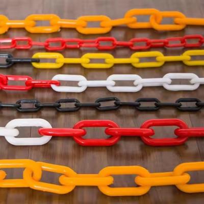 Cina Catena di barriera in plastica di avvertimento del traffico PE da 6 mm con alta visibilità per la sicurezza stradale e dimensioni personalizzabili in vendita