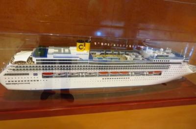 Cina Modelli di nave da crociera di plastica della nave da crociera di Victoria della Costa con alta simulazione, bianco dell'avorio in vendita