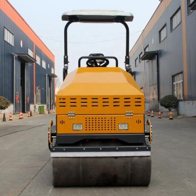 China Rodas de rolamento de compactação hidráulica com capacidade de tanque de combustível de 25L à venda