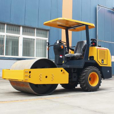 Cina Voltaggio di partenza 24 V Vibratory Mini Road Roller 3,5-6 ton per la costruzione di strade terrestri in vendita