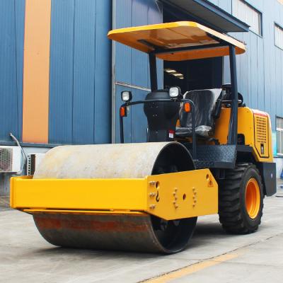Cina 6000 kg 6 tonnellate Mini Compactor Roller articolato con ruota a tamburo Larghezza 1650 mm in vendita