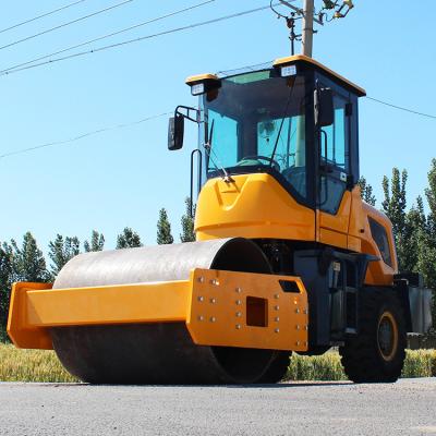 Cina 80KN Disco di forza eccitante Air Cap Oil Brake Road Roller per ingegneria edile in vendita