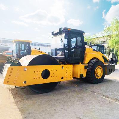 Cina 30° Capacità di classificazione 20 tonnellate Motore diesel Asfalto Vibrating Road Roller Compacting Machine in vendita