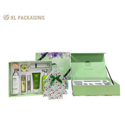중국 XL 패키지 사용자 지정 패키지 박스 공장 친환경 사용자 지정 로고 자석 닫기 대형 고급 화장품 박스 휴지판이 있는 피부 관리 포장재 내구성 고지판 선물 및 브랜드에 적합 판매용