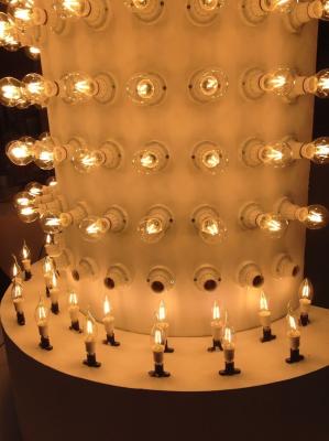 Cina La lampadina del filamento di vetro 400lm Dimmable LED, E26/E27 la PANNOCCHIA 3.6W ha condotto la lampada ad incandescenza in vendita