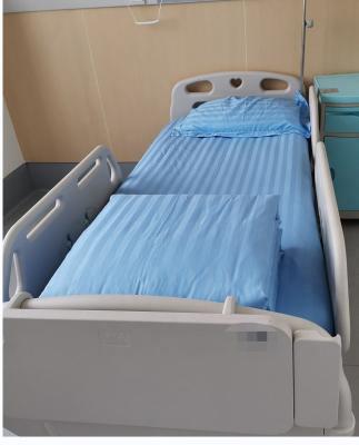 Cina Lenzuola a strisce blu e bianca 100% cotone Set di lenzuola per ospedali di grado A in vendita