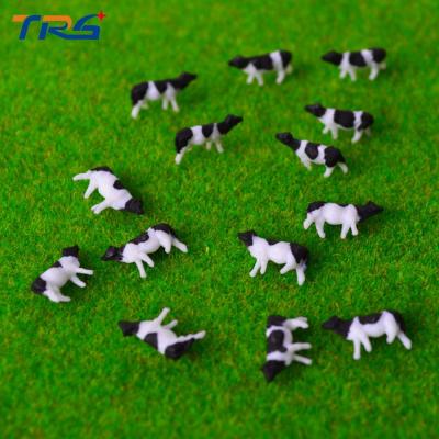 Китай 1:150 scale Model Painted 20mm Black and White Farm Animals Cow for model building продается