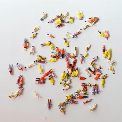 Китай 1:150 scale ABS plastic model painted figures painted toys for architecture model making продается