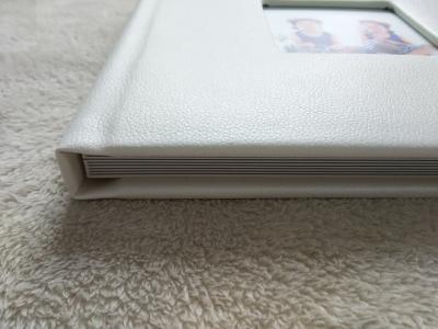 Cina Album di foto bianchi del cuoio di impegno 12x12 unici con la finestra quadrata in vendita