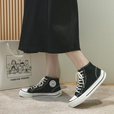 Chine Vente en gros de chaussures en toile d'oreilles ovales de haute qualité pour femmes à vendre