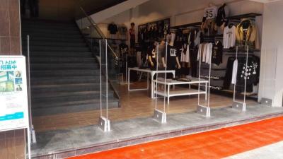 China El dispositivo de sistema de la seguridad EAS RF de la alarma del oro para la tienda de la ropa protege mercancías en venta