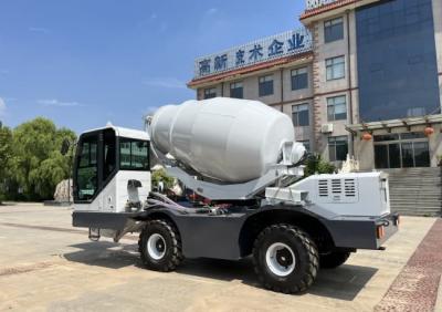 중국 2.5m3 자기 충전 믹서 HK2.5 앞 바퀴 76kw 유로 2 엔진으로 스티어링 판매용