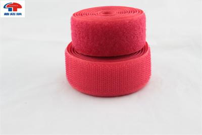 China La magia roja cose en el gancho y la sujeción del lazo/los cierres del gancho y de lazo del rollo arriba pegajosos en venta