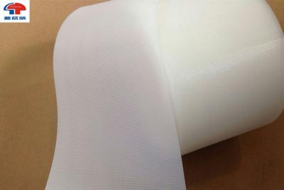 China Gancho blanco suave fino y del bebé estupendo 150m m del gancho y de la cinta del lazo del color de la inyección en venta