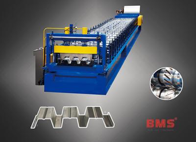 China Fácil opere o Decking automático do assoalho que forma a elevada precisão da máquina totalmente automático à venda
