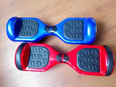 Cina Motorino elettrico popolare Hoverboard con luce e la batteria principali di Samsung in vendita