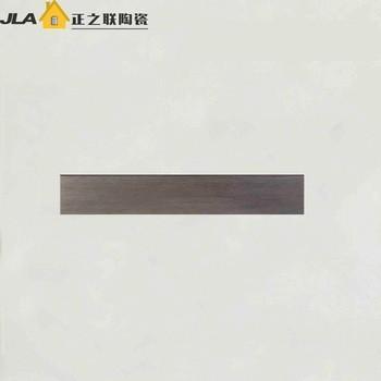 Cina Mattonelle di legno grigio scuro lustrate della porcellana di sguardo di pollice delle piastrelle per pavimento 6x36 del salone in vendita