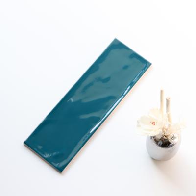 Cina Piastrelle di ceramica spagnole della decorazione di stile, mattonelle ondulate del sottopassaggio di resistenza all'acqua di Surfce in vendita