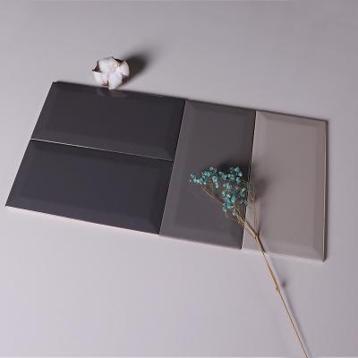 Cina 10x20Cm ha lustrato le mattonelle pure di Grey Color Ceramic Beveled Subway per il bagno in vendita