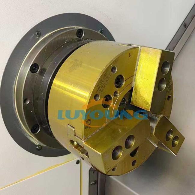 TCK40 CNC lathe close-up of tool post