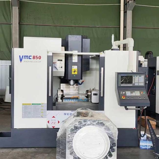 VMC850 CNC Machine Center front view