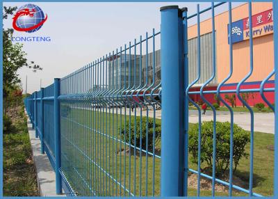 China Pvc bedekte Gelaste van de de Wegomheining van het Draadnetwerk de Handelsverzekering 4.0mm die versterken met een laag Te koop