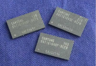 Cina Chip K4T1G164QE-HCF8 di IC di memoria flash ----1Gb E-dado DDR2 SDRAM in vendita