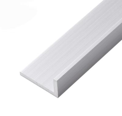 Κίνα 10.0mm παχιά τριγωνική αλουμινίου εξώθησης άνιση λουρίδα αλουμινίου γωνίας διαμορφωμένη Λ προς πώληση