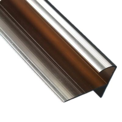 Chine L'or usiné extérieur a poli les profils en aluminium de garde-robe de 6m à vendre
