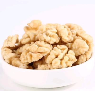 中国 Fresh-selected, top-quality dry walnut nuts 販売のため