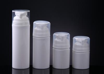 中国 50ml 化粧品の白いプラスチック空気のない化粧品はクリーム色の包装をびん詰めにします 販売のため