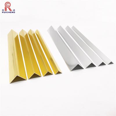 China De gouden van de de Vormversiering van L van het Kleurenaluminium Hoek van het de Tegelprofiel met Ponsengat Te koop