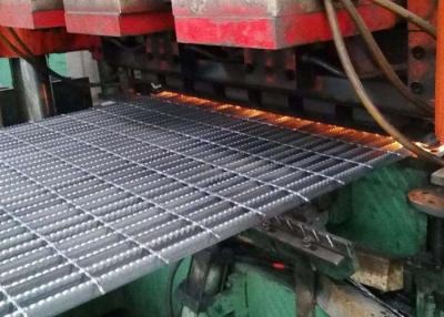 Chine L'anti couverture de glissement a galvanisé l'acier non traité dentelé de râper de barre à vendre