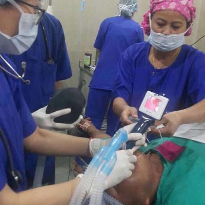 Cina Laringoscopio portatile della batteria video per l'adulto/Pediatic/risoluzione del neonato 640*480 in vendita