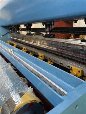 China HDPE pp. Tate Yarn Turf Artificial Grass, die Maschine flachen Stamm macht zu verkaufen