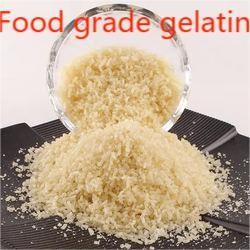 Cina White Gelatine With Less Than 1.5% Ash Content Packed In Bags in vendita