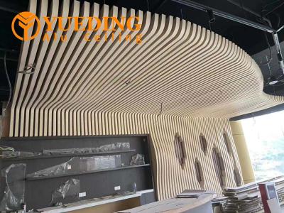 China Arc Shaped Square Wave Aluminum Tube Metal Ceiling For Hotel Lobby for sale
