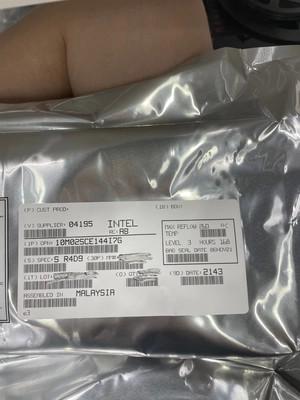 Cina 10M02SCE144I7GQFP144 in vendita