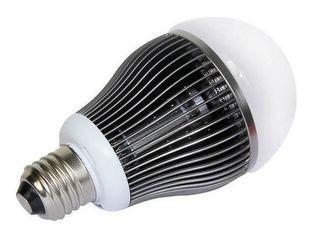 Cina Lampadine economizzarici d'energia 12W A70 E27/E26 del globo del LED con Samsung SMD5630 LED in vendita