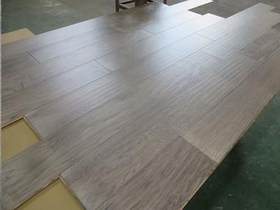 China la nuez dura apenada dirigió el suelo de madera con gris manchado en venta