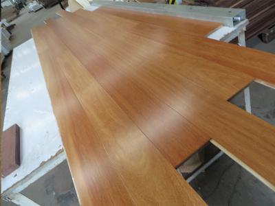 Chine Kempass laqué naturel a machiné le plancher en bois avec la surface douce à vendre