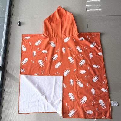 Chine Plage à capuchon en gros Poncho Towel de Poncho Children Beach Poncho Kids de serviette de plage d'impression de bande dessinée d'enfants de Microfiber à vendre